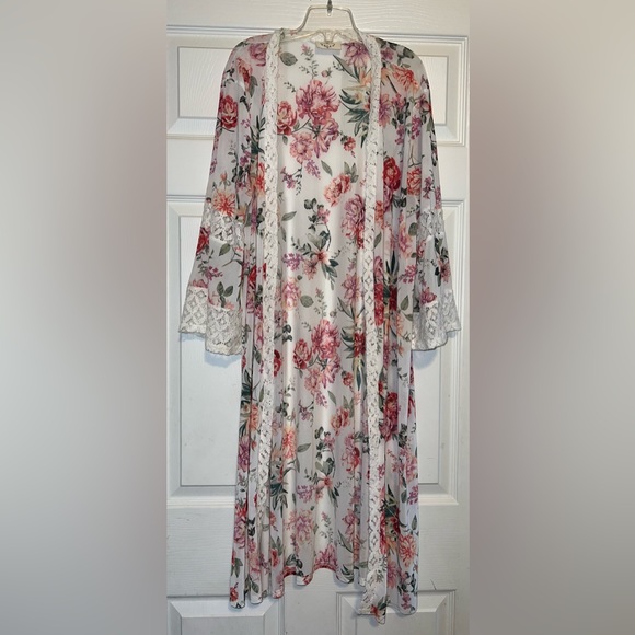Ember | Tops | Ember Long Floral Kimono With Lace Details Size Xl Euc ...
